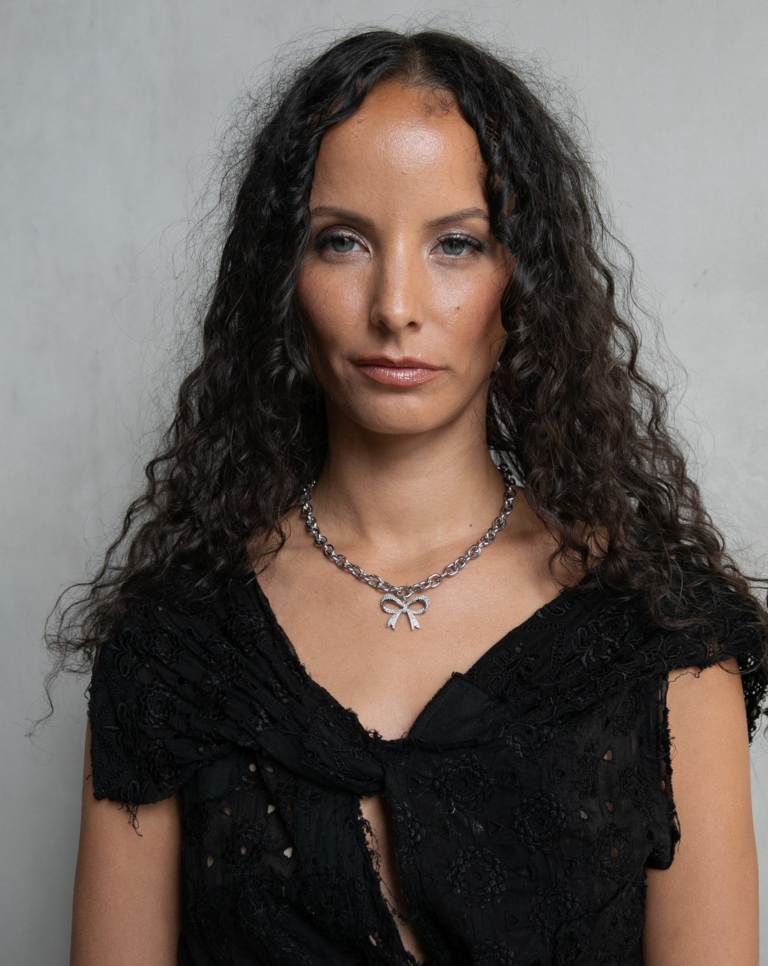 Sparkle Bow Cable Chain Necklace – VidaKush